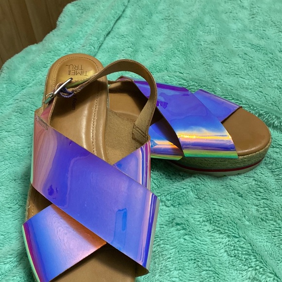Time and Tru | Shoes | Time And Tru Memory Foam Iridescent Sandals ...